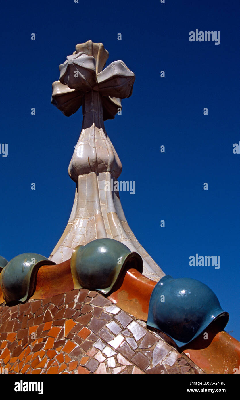 Dragon's back roof and Saint George cross, Casa Batllo, Passeig de ...