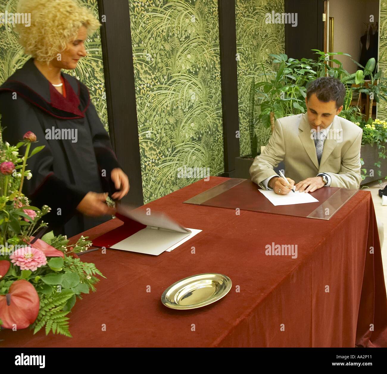 Registrar sign hi-res stock photography and images - Alamy