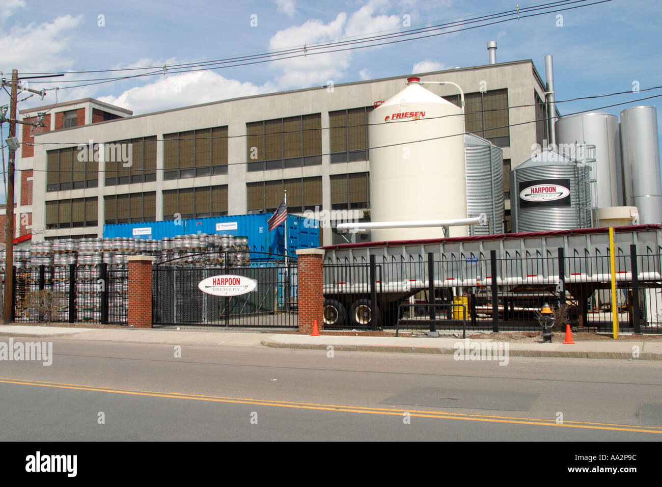 Boston harpoon brewery hi-res stock photography and images - Alamy