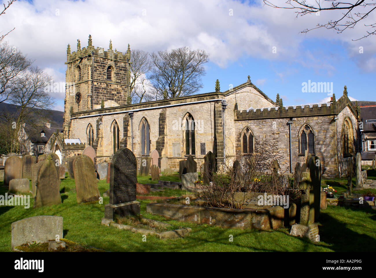 Castleton peak district spring hi-res stock photography and images - Alamy