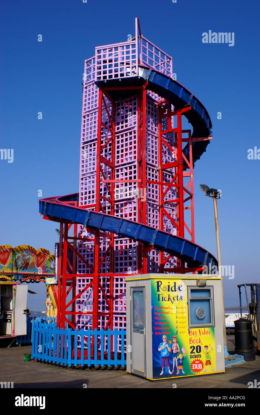ride on blackpool central pier Stock Photo - Alamy