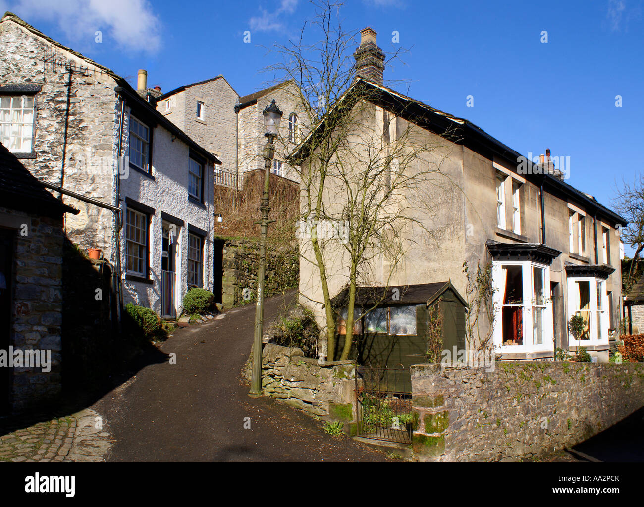 castleton village scene Stock Photo - Alamy