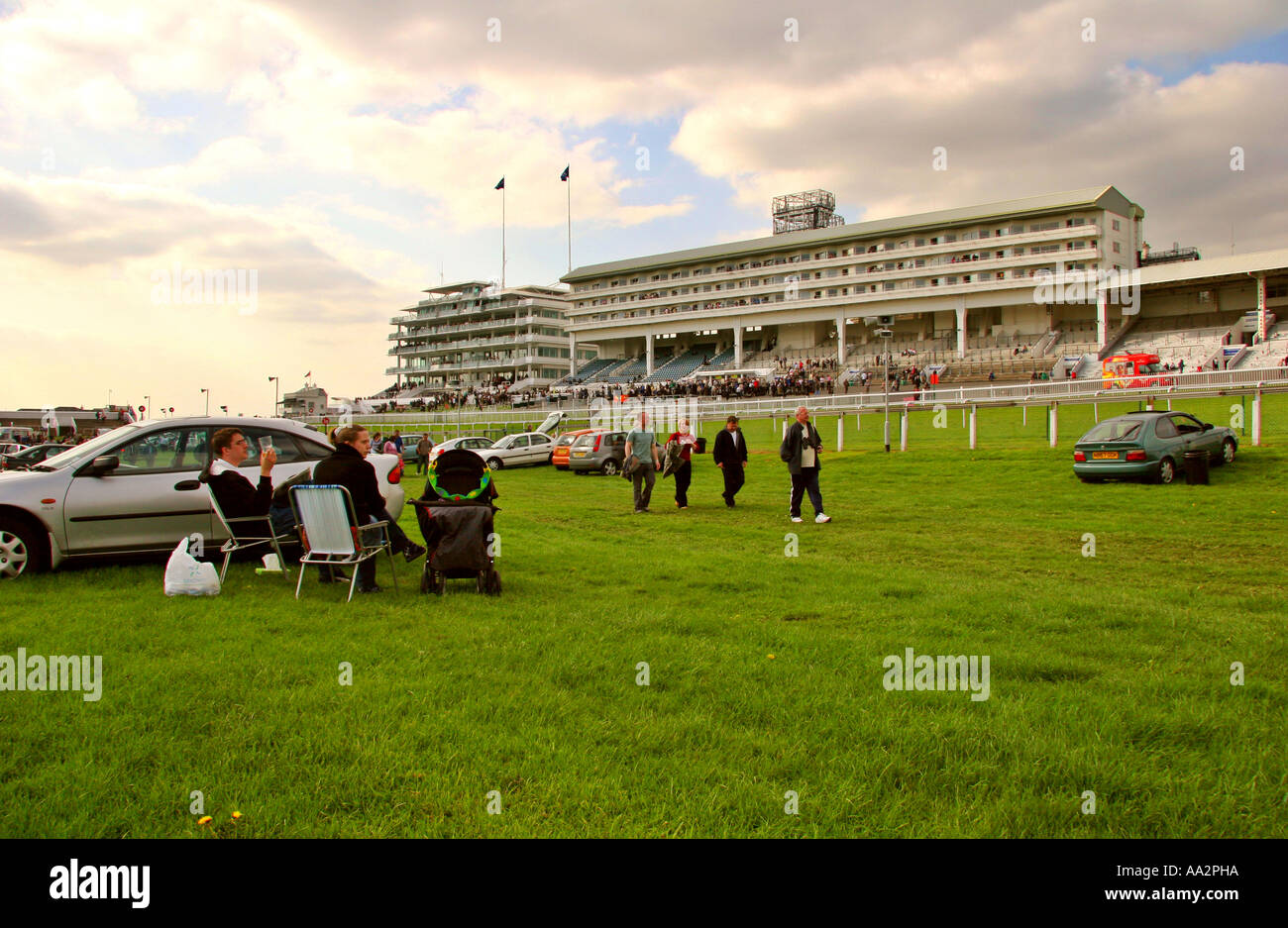 Epsom racecourse hi-res stock photography and images - Alamy