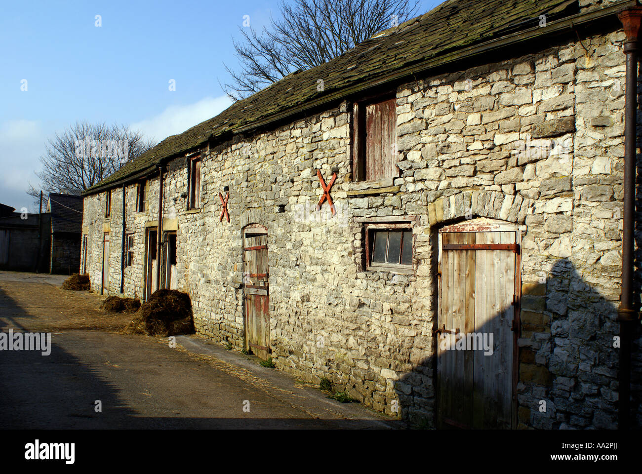 farm buildings at litton Stock Photo - Alamy