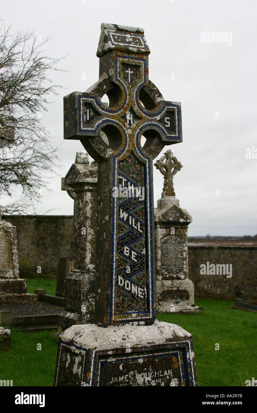 Clonmacnoise - celtic highcross Stock Photo - Alamy