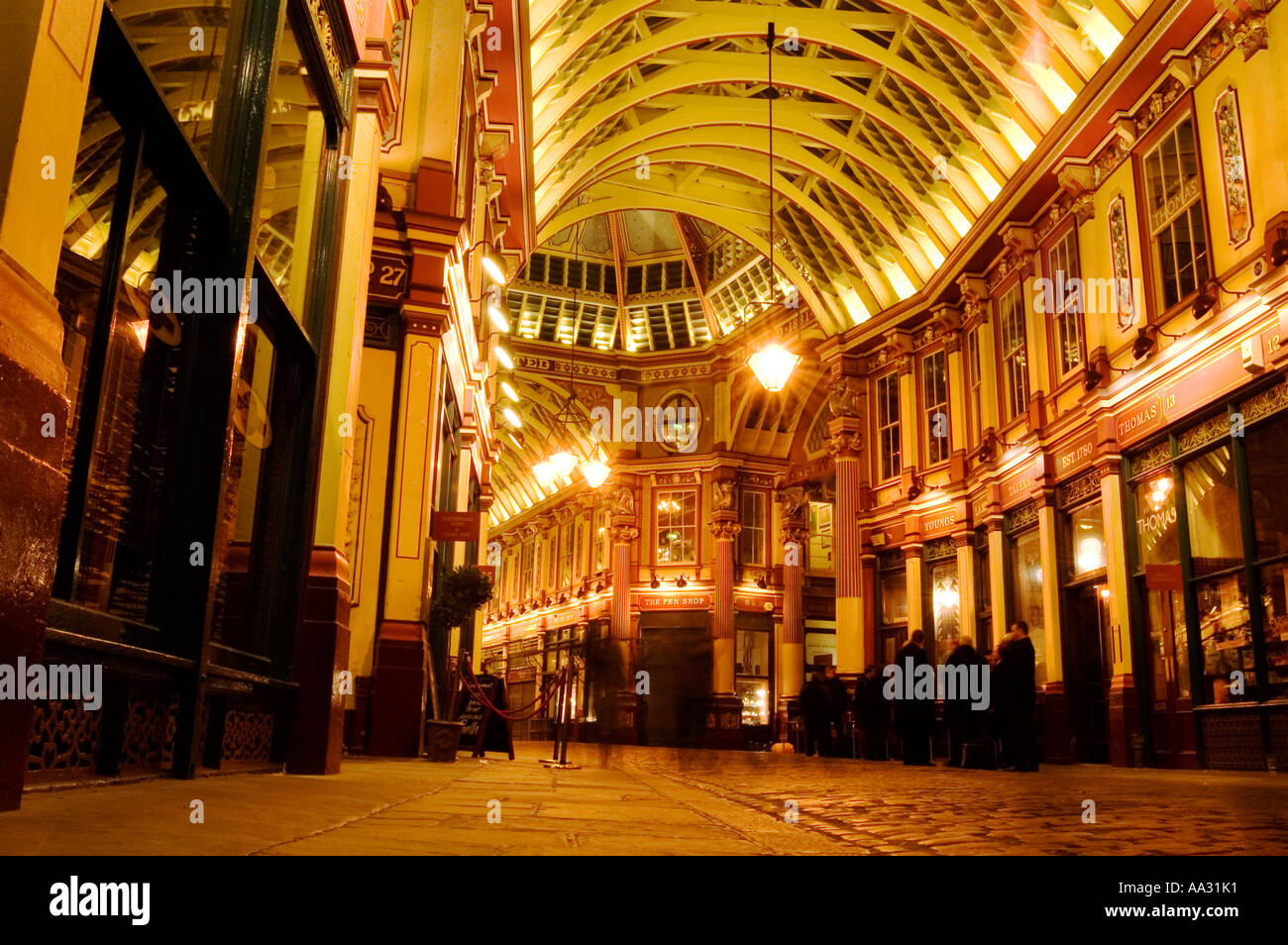 Leadenhall Market and city workers drinking after work, London, UK ...