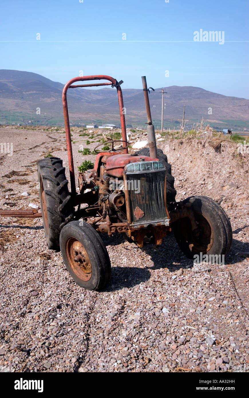 Traditional old tractor farm hi-res stock photography and images - Alamy
