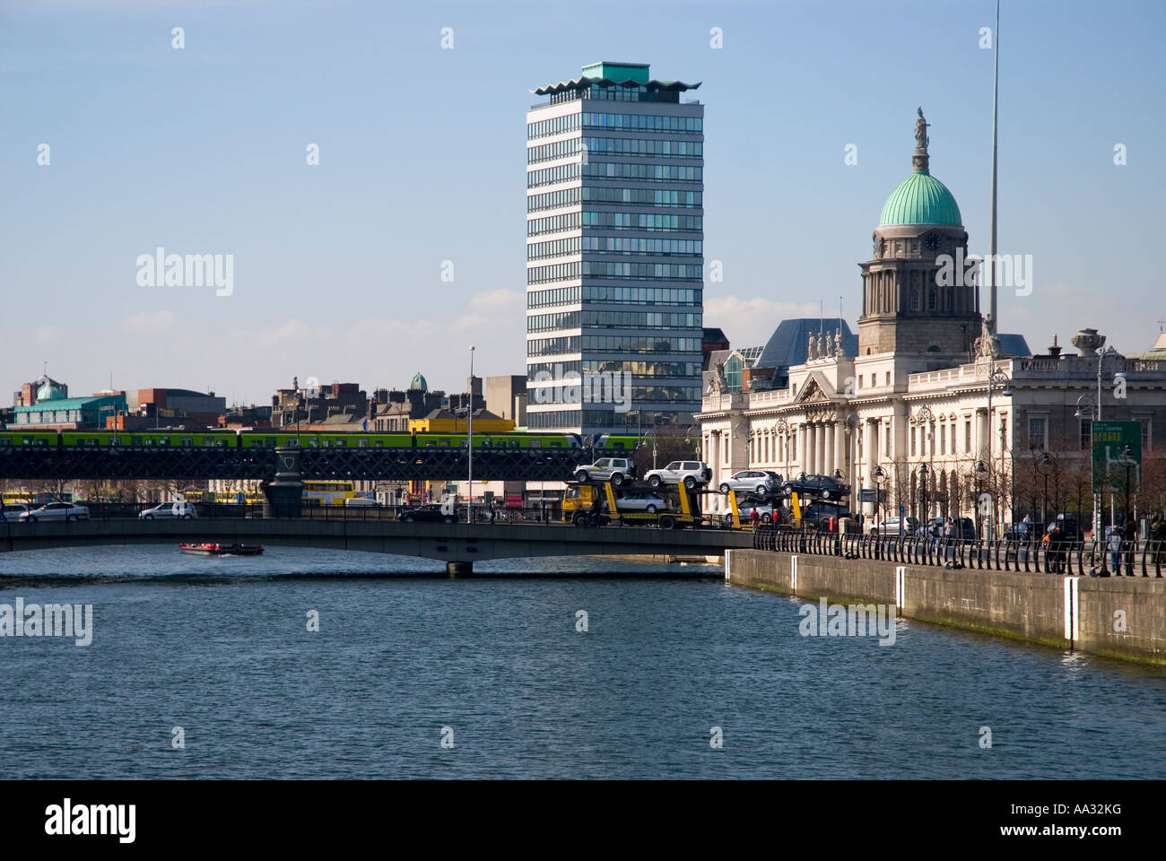 Liberty hall customs house dublin hi-res stock photography and images ...