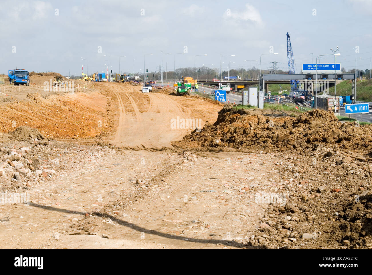 M25 widening hi-res stock photography and images - Alamy