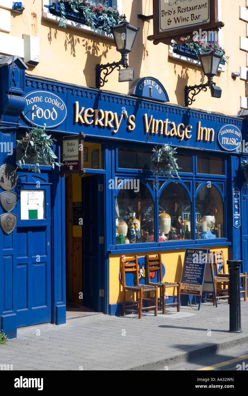 Traditional Irish Pub, Killorglin, Co. Kerry, Ireland Stock Photo - Alamy