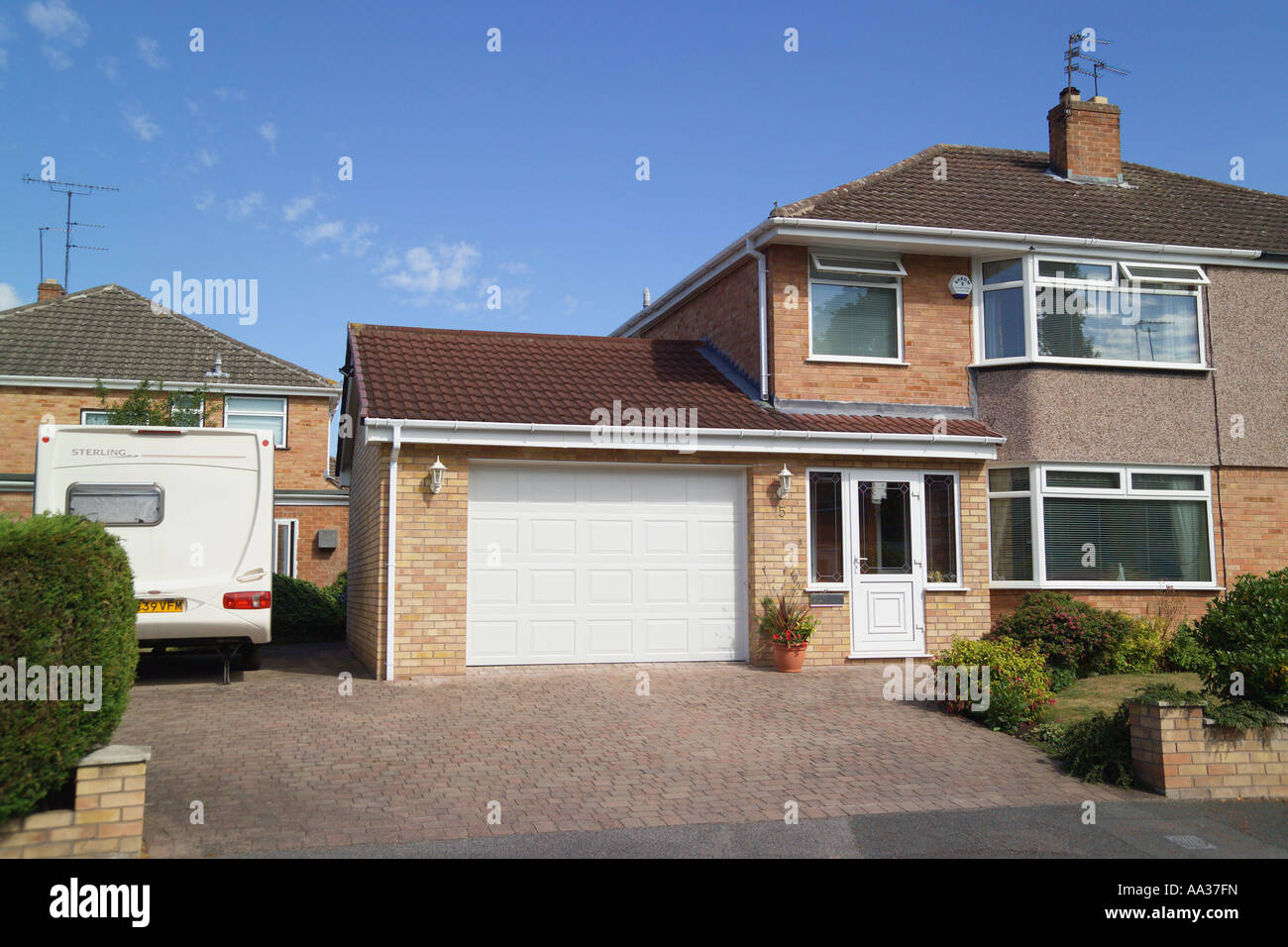 Semi attached semi attached hi-res stock photography and images - Alamy