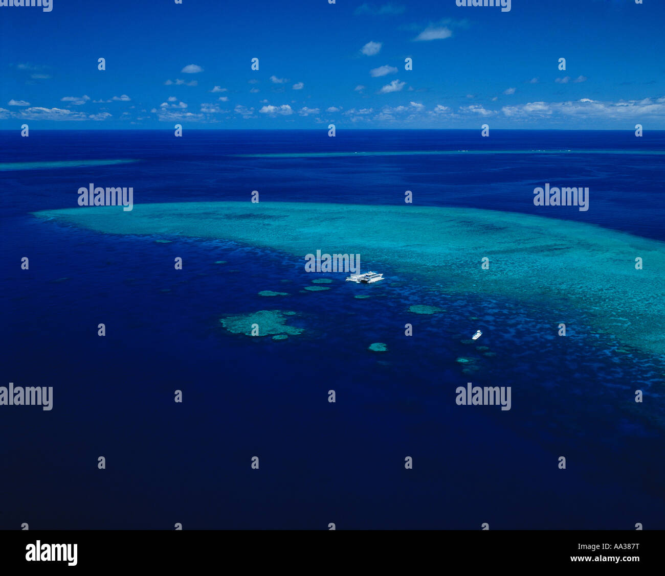 Great barrier reef world hi-res stock photography and images - Alamy