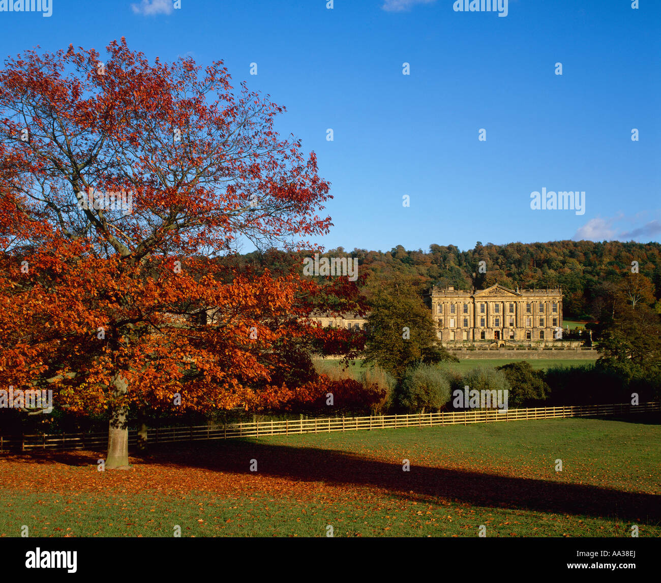 Chatsworth house derbyshire england hi-res stock photography and images ...