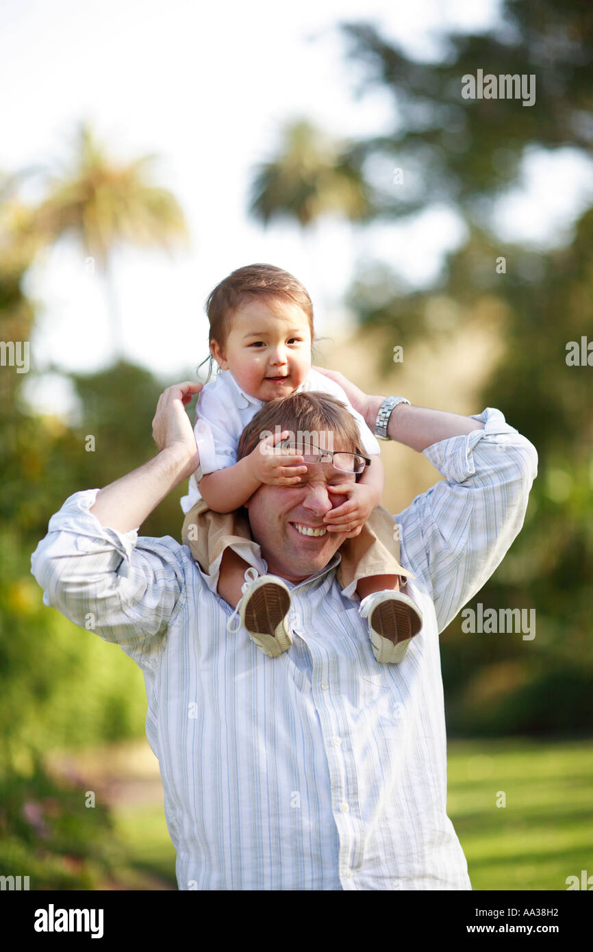 Smashing glasses hi-res stock photography and images - Alamy