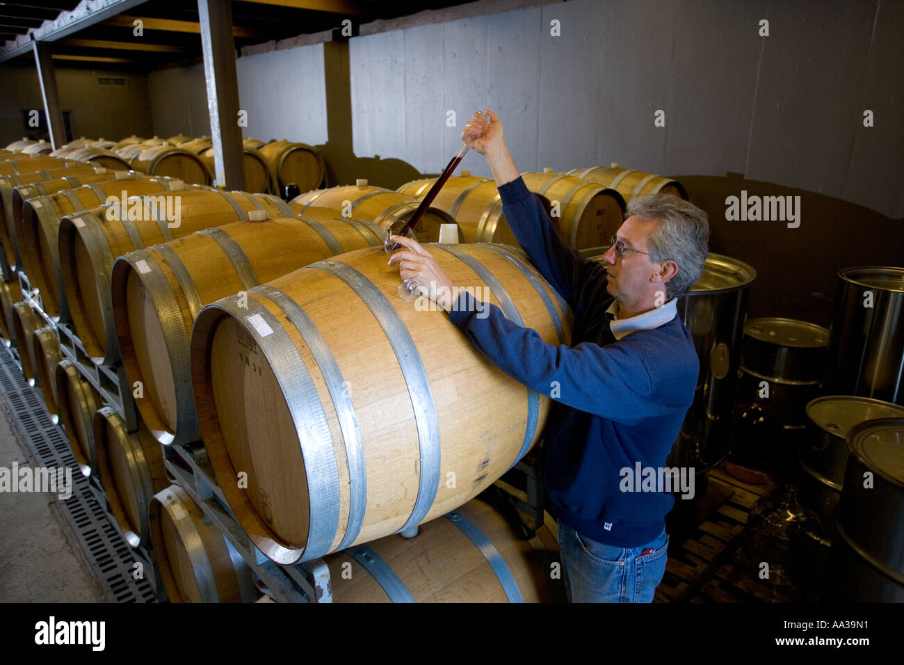 American oak casks hi-res stock photography and images - Alamy