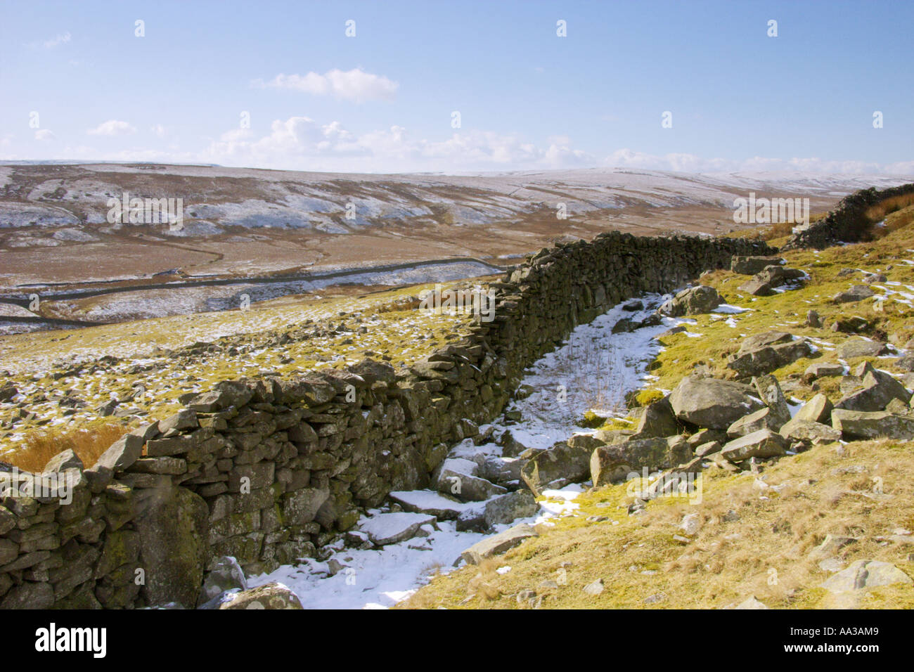 Stone wall in uplands, UK Stock Photo - Alamy
