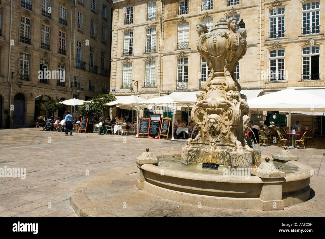 Place du parlement bordeaux hi-res stock photography and images - Alamy