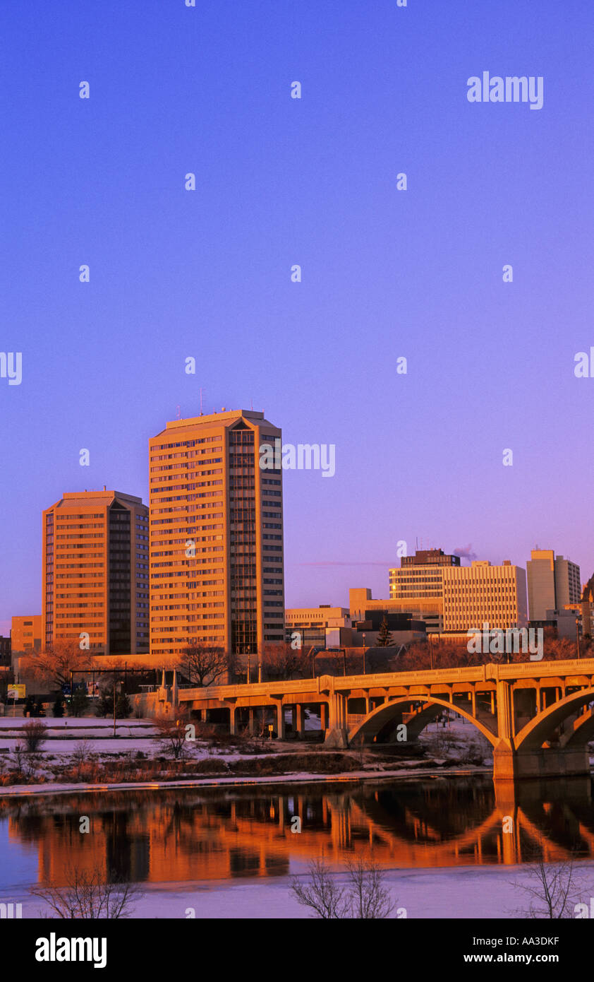 Saskatoon skyline and the south saskatchewan river hi-res stock ...