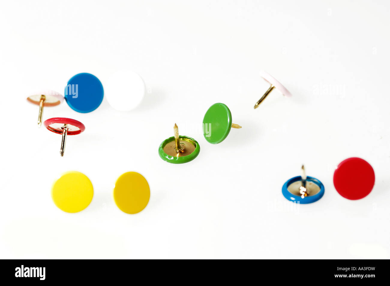 Drawing pins hi-res stock photography and images - Alamy