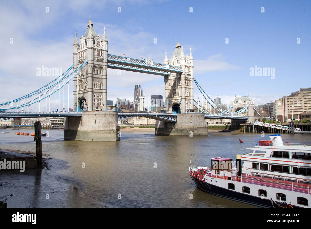 Moveable tower hi-res stock photography and images - Alamy