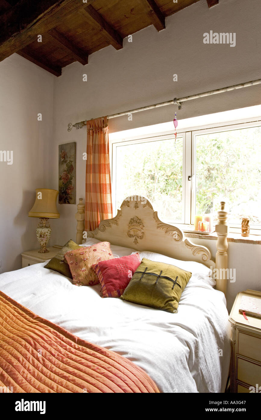 Bed hi res hi-res stock photography and images - Alamy