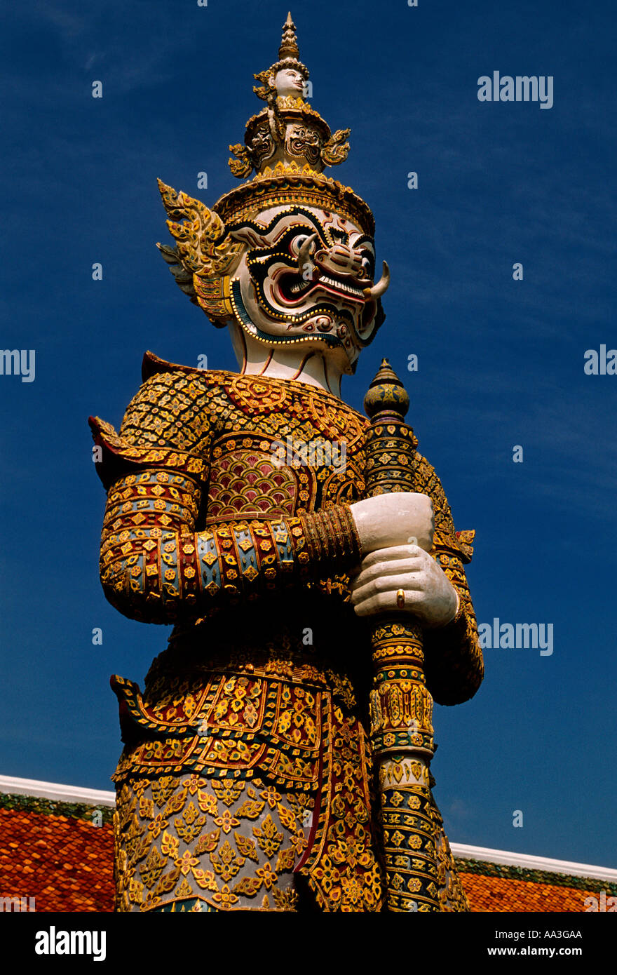 mythical giant, guard, guarding temple, Buddhism, Buddhist temple, Wat ...
