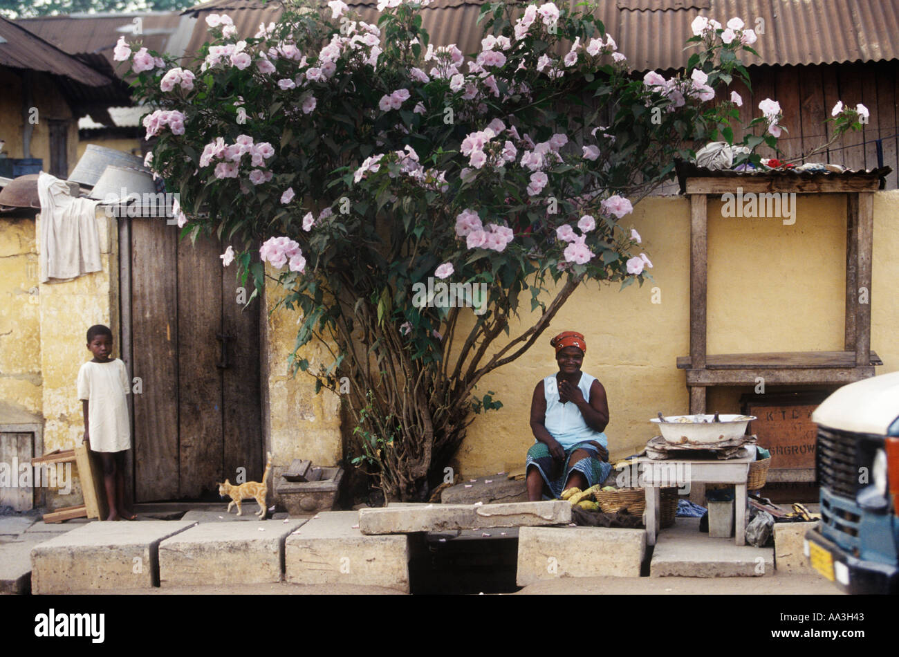 A street scene in Accra Ghana West Africa Stock Photo - Alamy