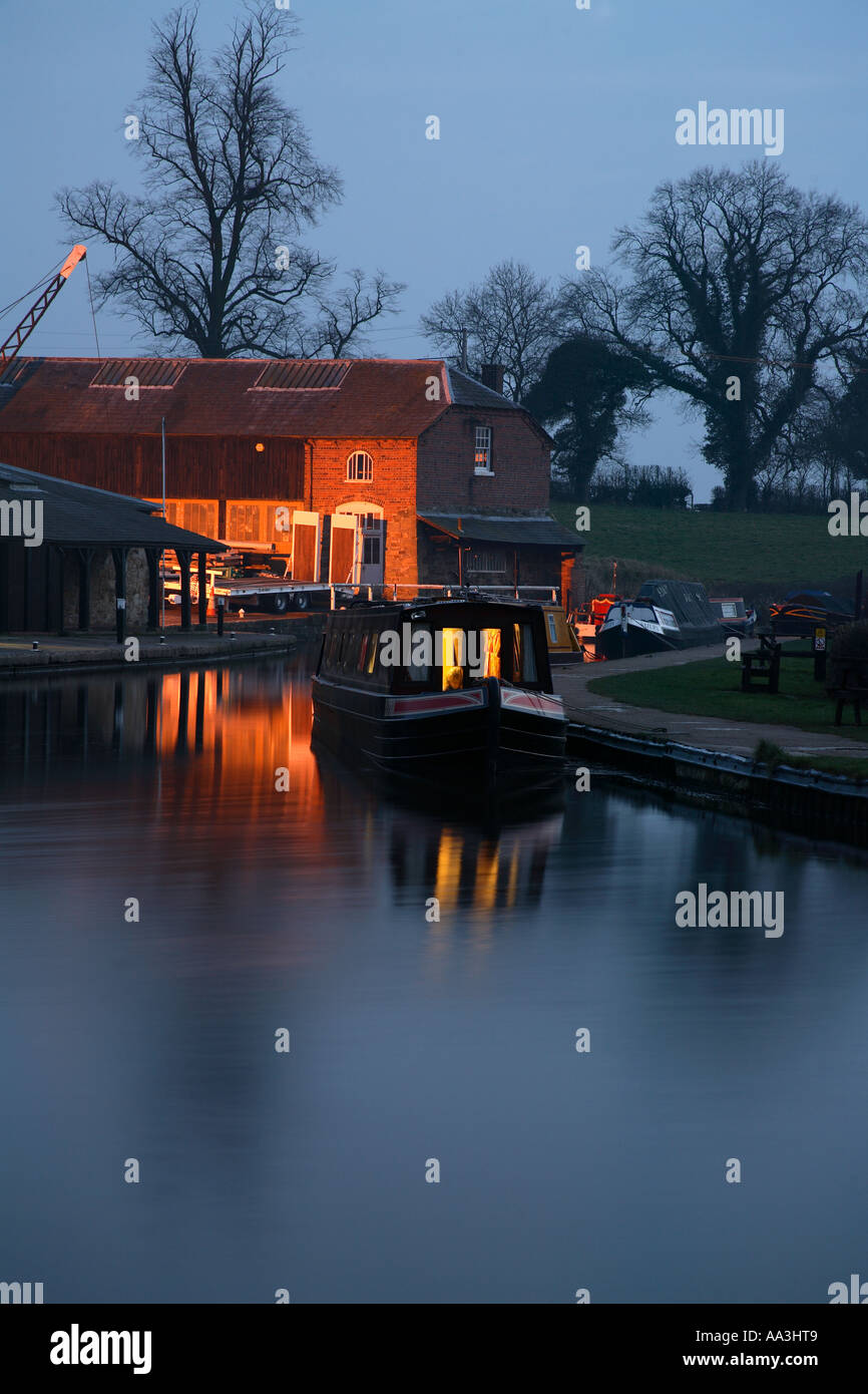 canal boat moored at Ellesmere on the Llangollen canal Shropshire Stock ...