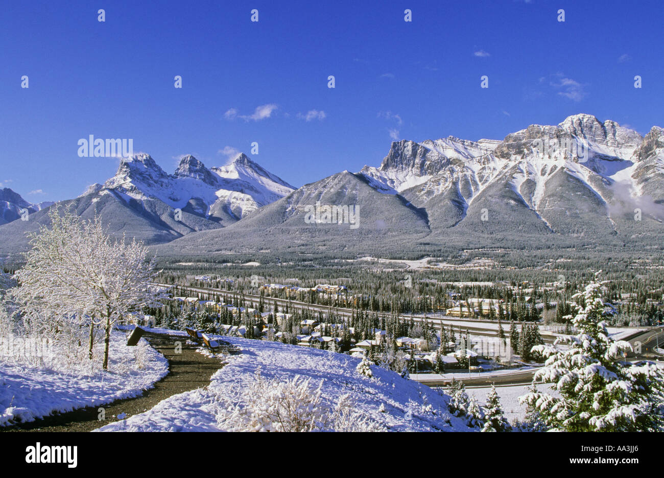 Three sisters peaks canada hi-res stock photography and images - Alamy