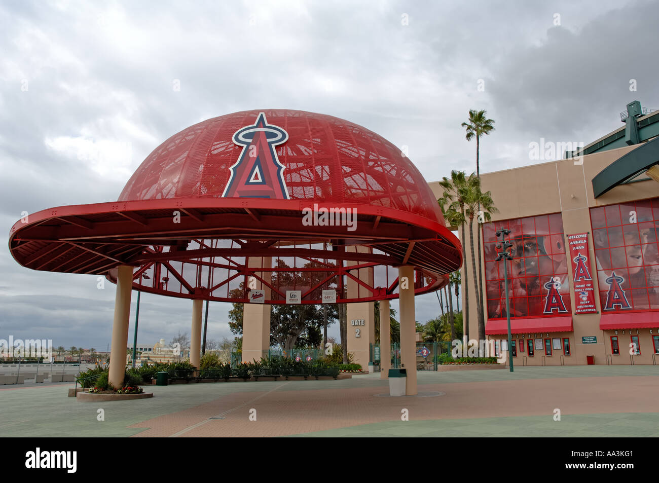 Angel Stadium of Anaheim Stock Photo - Alamy