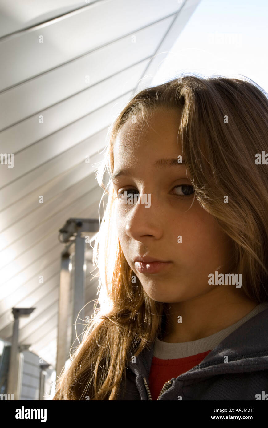 Child glancing hi-res stock photography and images - Alamy