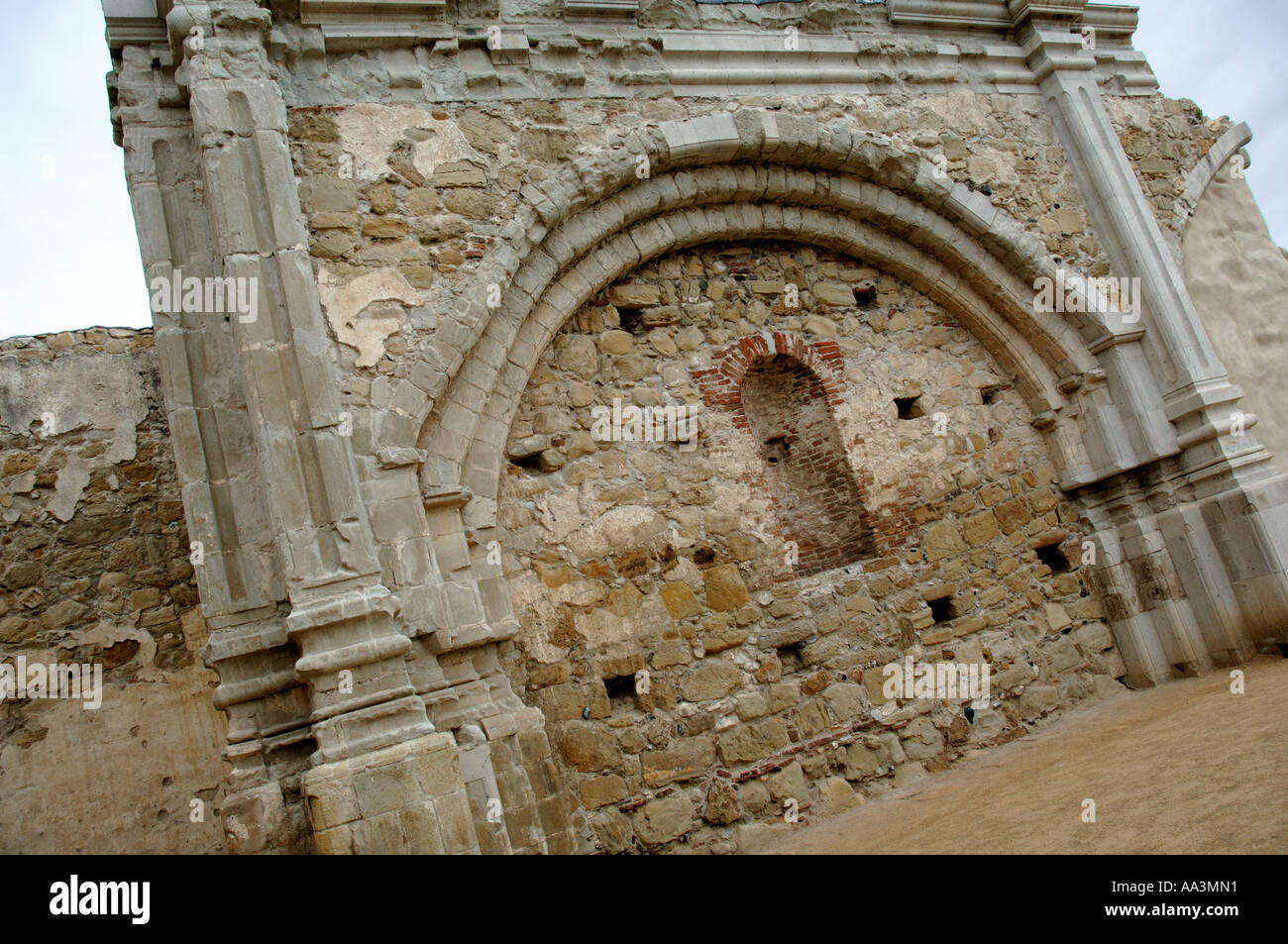 Great Stone Church Mission San Juan Capistrano CALIFORNIA Stock Photo ...