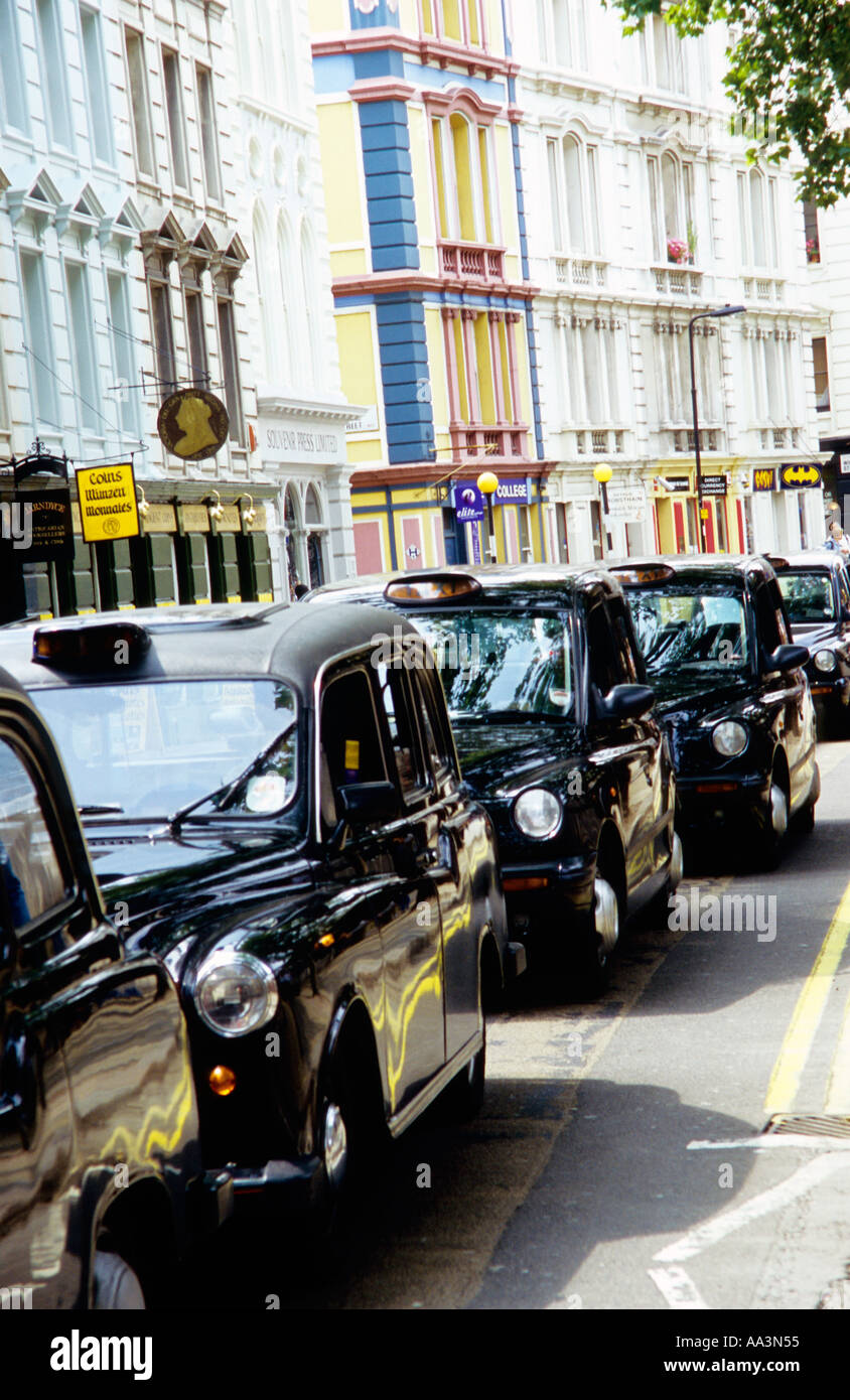 Old london cab hi-res stock photography and images - Alamy