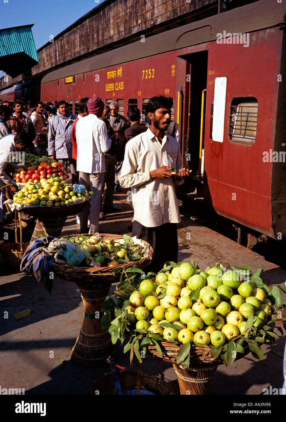 India Transport fruit seller at rural train station Stock Photo - Alamy