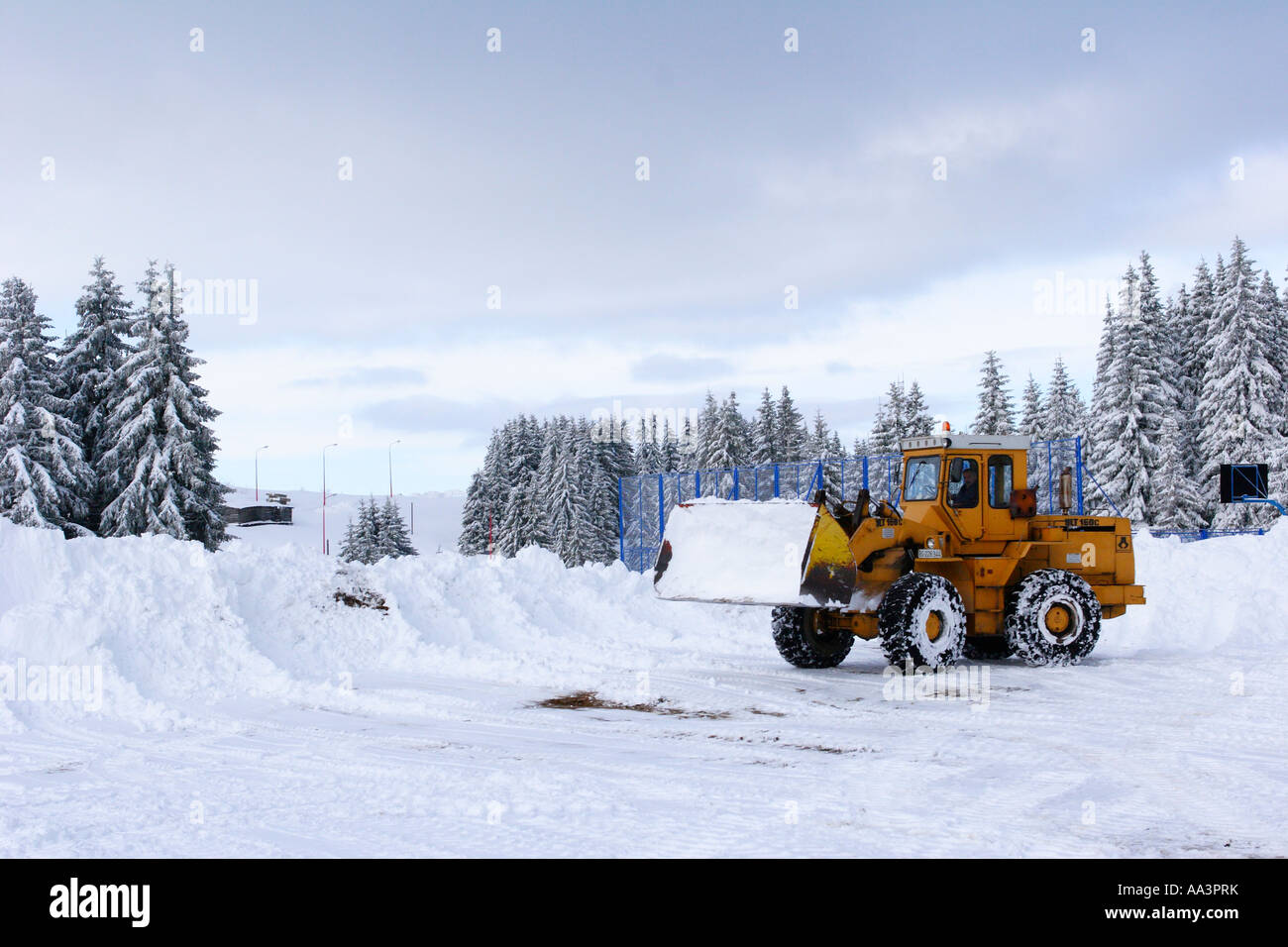 Snow plough digger hi-res stock photography and images - Alamy