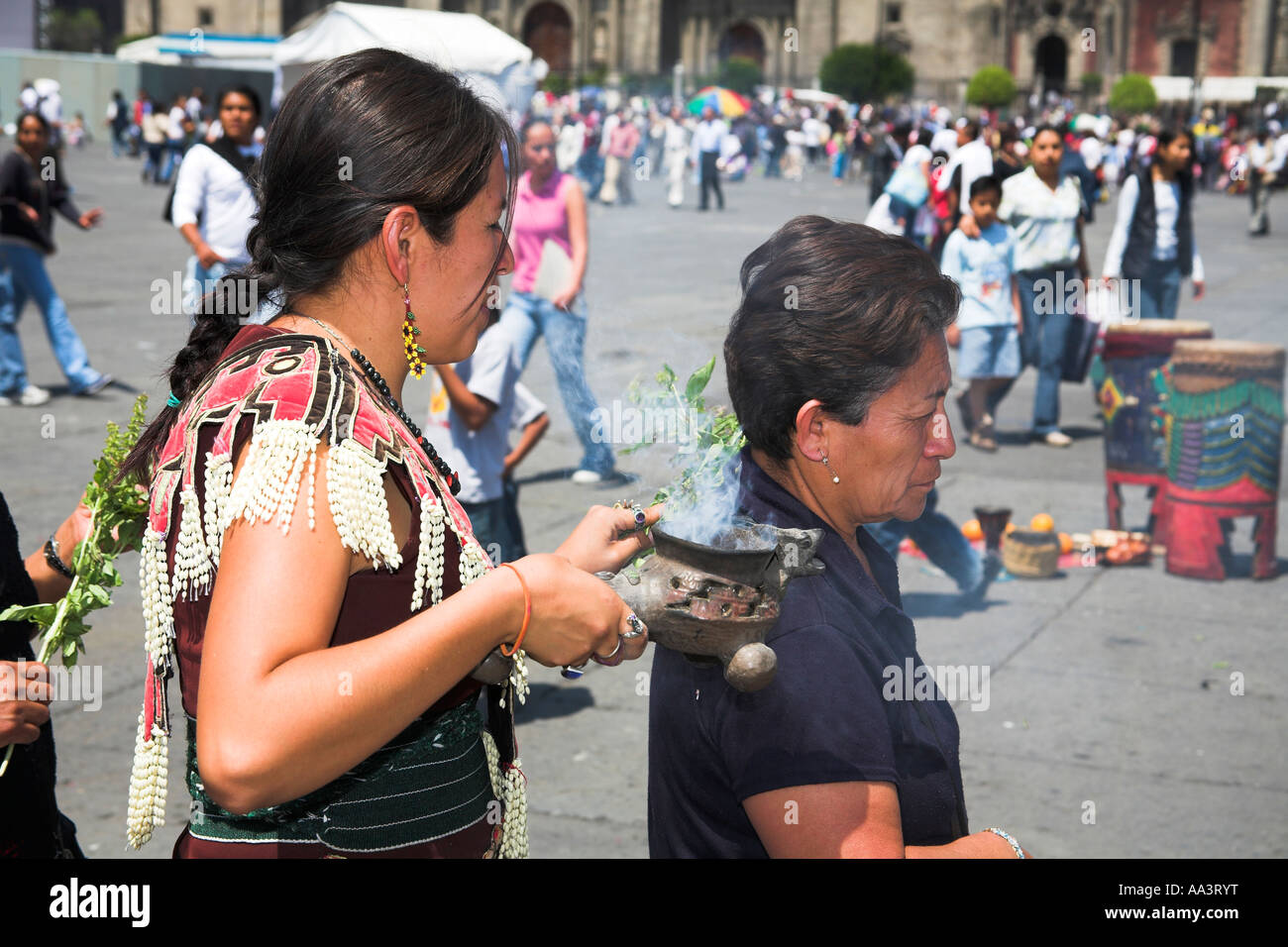 Female Mexican Indian practising traditional religion in healing ...