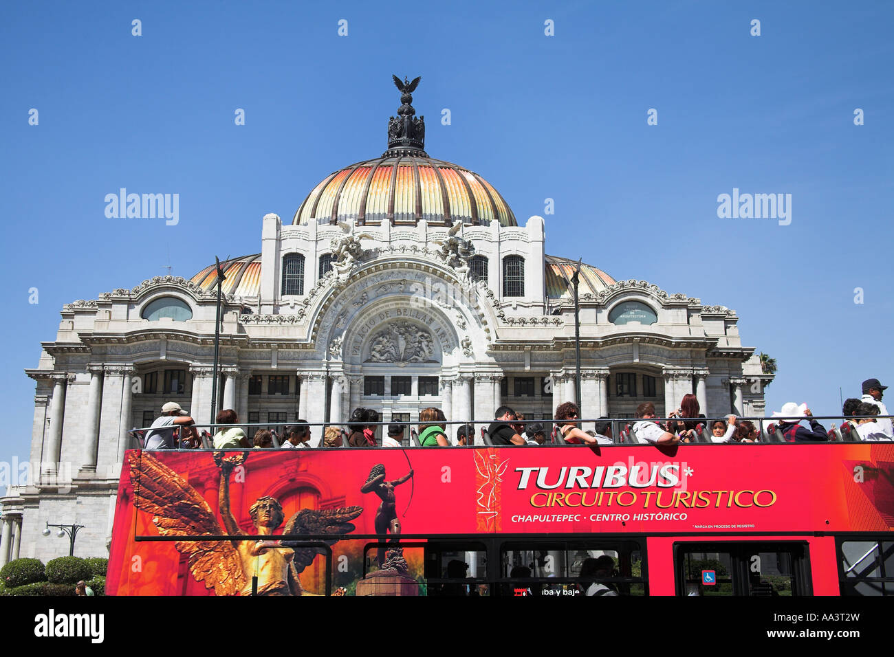 Mexico city hop on hop off bus High Resolution Stock Photography and ...
