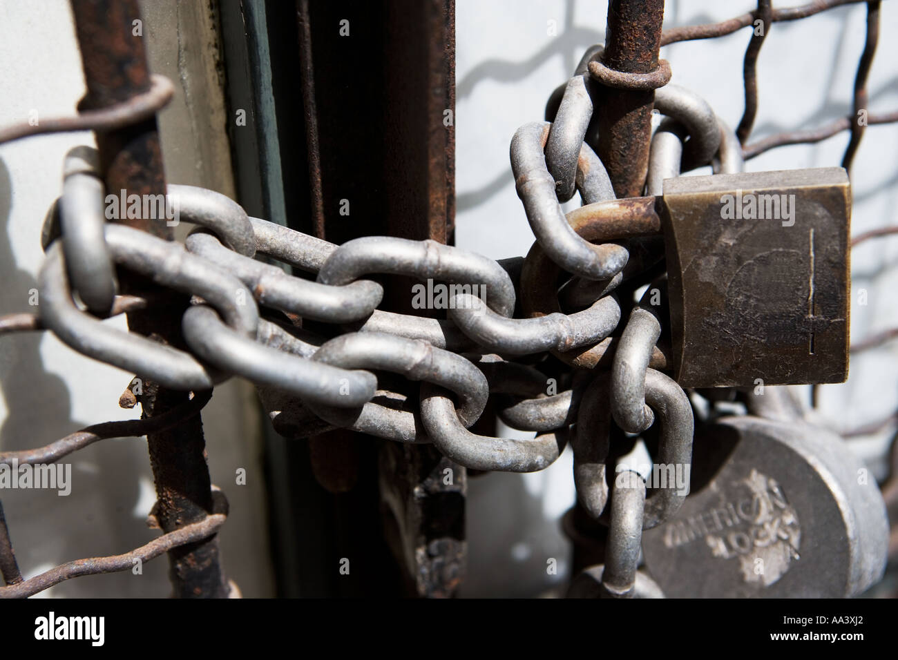 LOCK AND CHAIN Stock Photo - Alamy