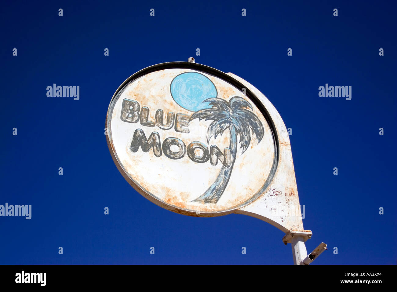 Blue moon cafe hi-res stock photography and images - Alamy