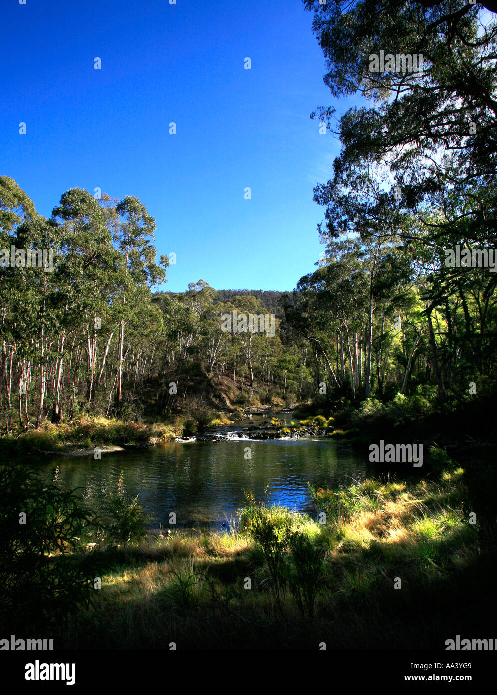 Australia country road snowy mountains hi-res stock photography and ...