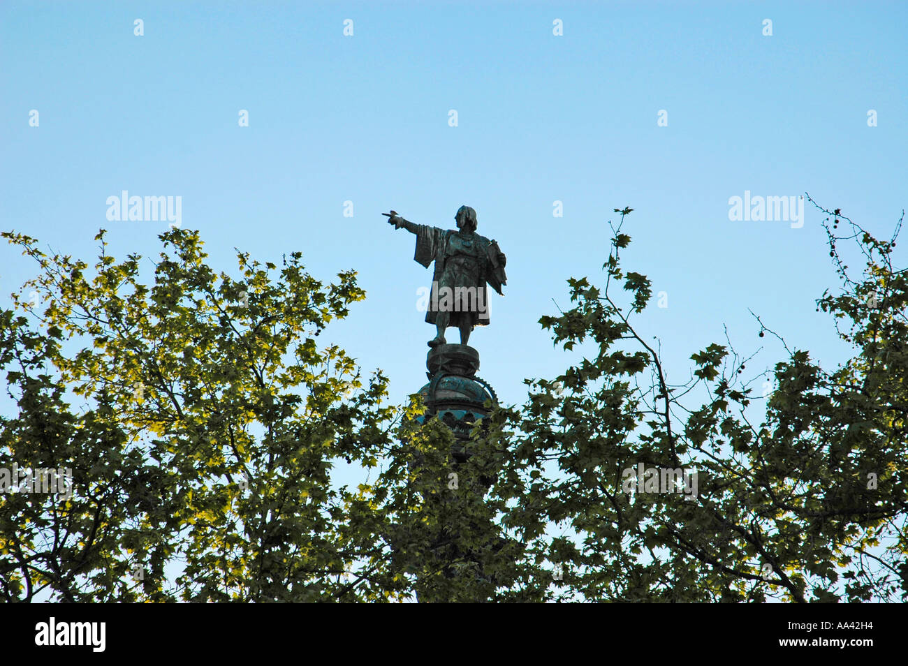 The Columbus column, Columbus statue, Monument a Colom, boardwalk Mill ...