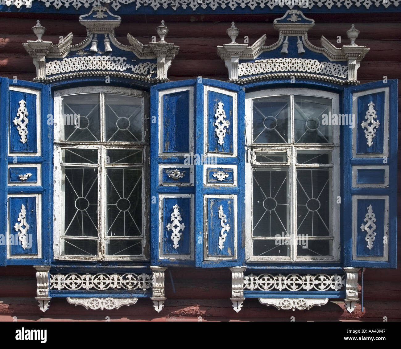 Crossbar windows hi-res stock photography and images - Alamy