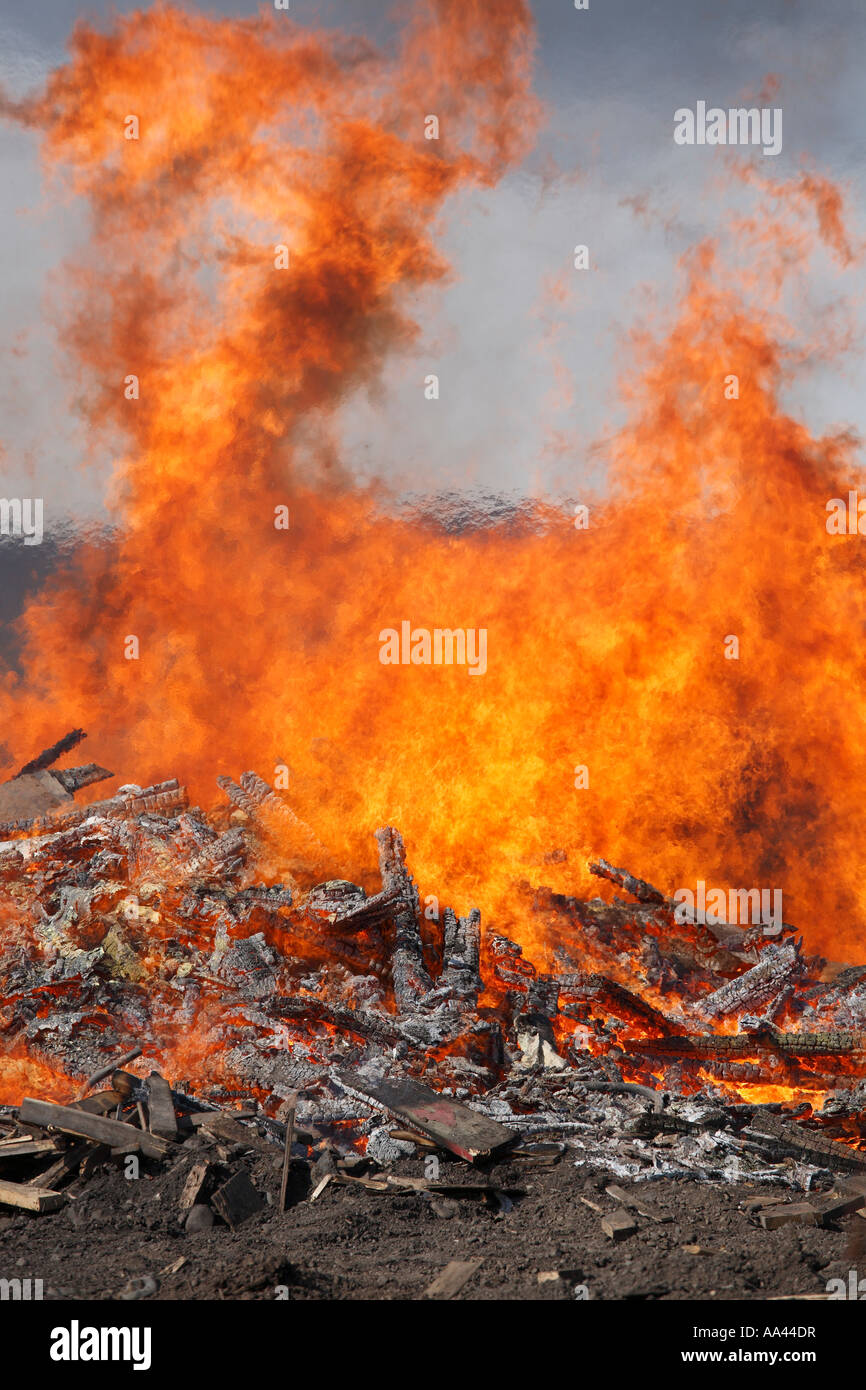 Burn pile hi-res stock photography and images - Alamy