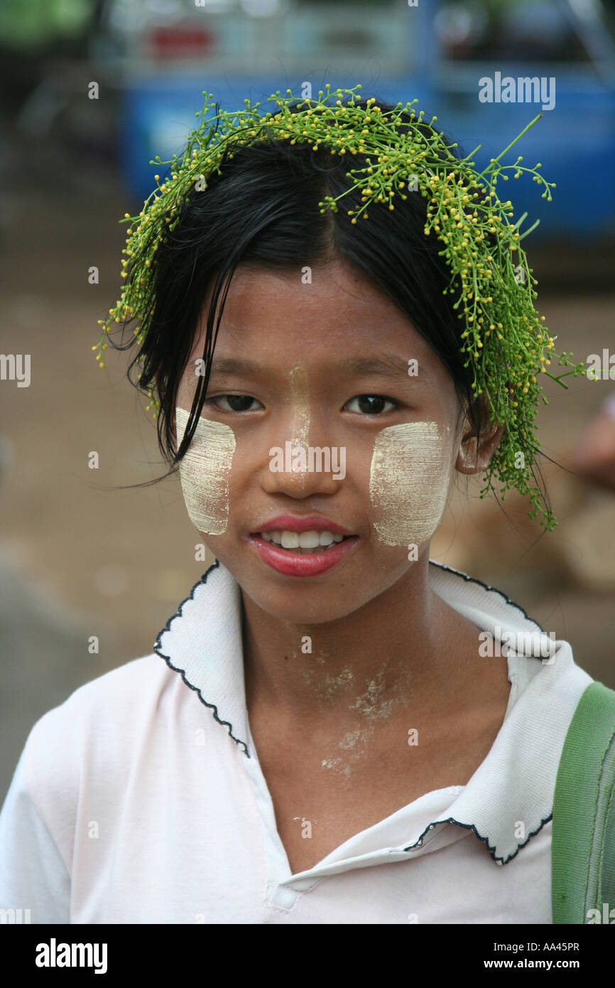 Myanmar traditional thanakhar hi-res stock photography and images - Alamy