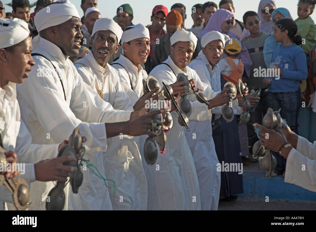 White men in africa hi-res stock photography and images - Alamy