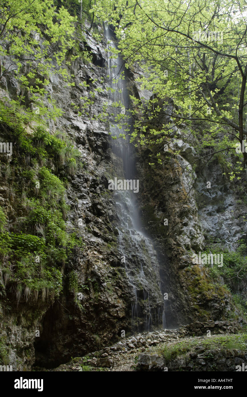 Water falling down rock face hi-res stock photography and images - Alamy