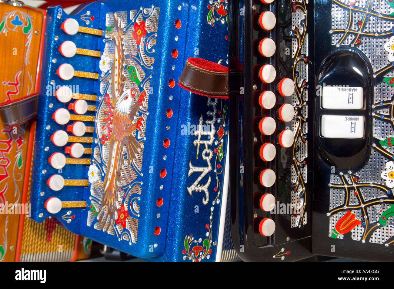 Barrel organs hi-res stock photography and images - Alamy