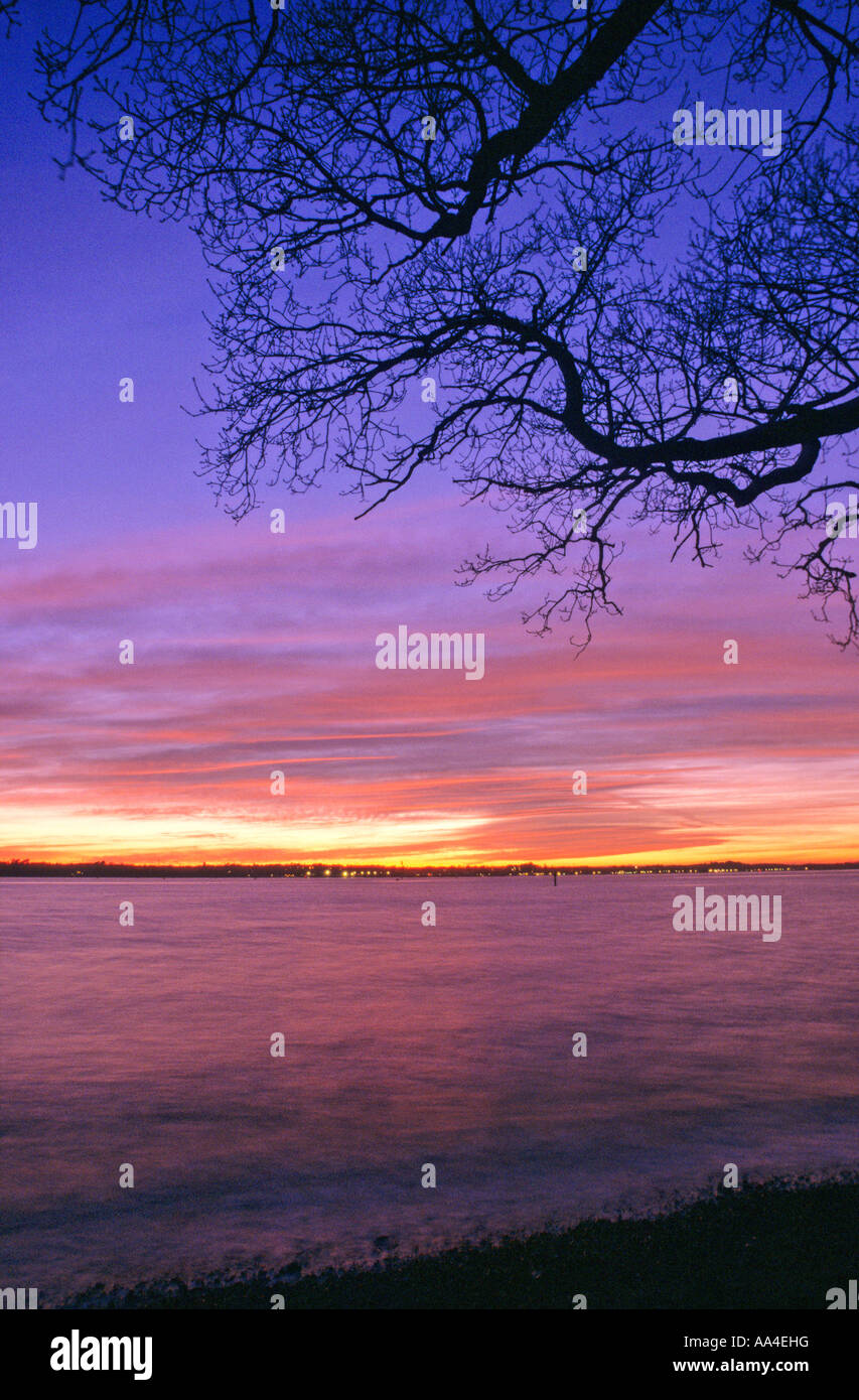 Sunset over Southampton Water, from Hamble Stock Photo - Alamy