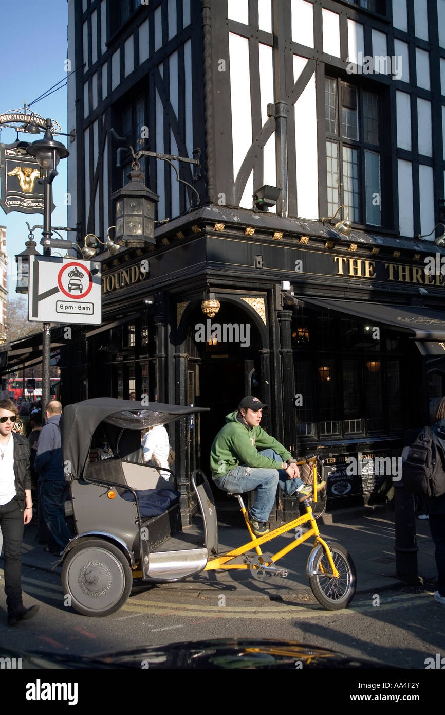 Rickshaw london hi-res stock photography and images - Alamy