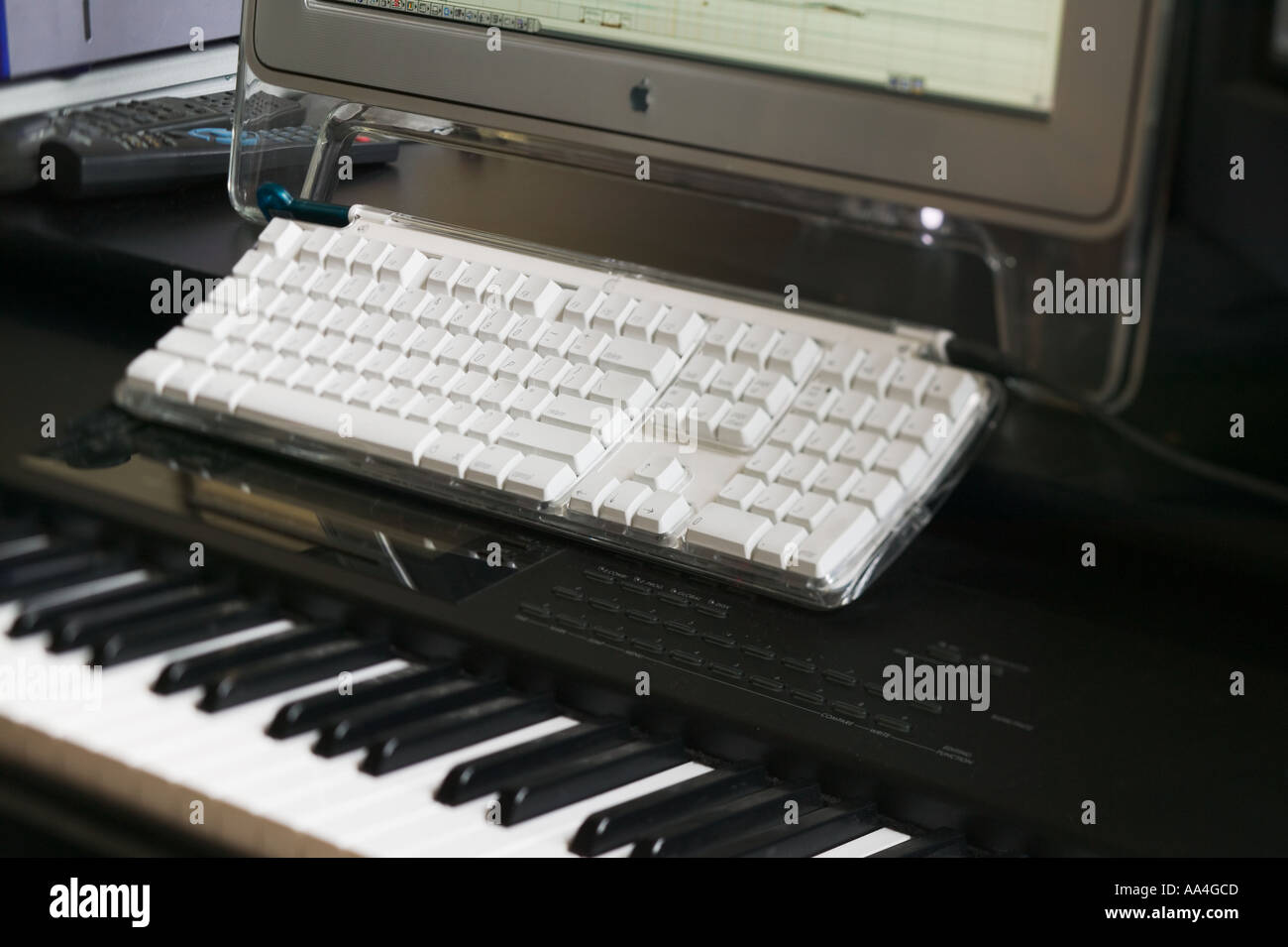 Recording studio equipment Keyboard and computer Stock Photo - Alamy
